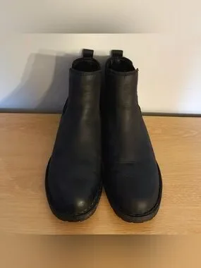 Born | Shoes | Born Cove Leather Chelsea Boots Size 85 | Poshmark